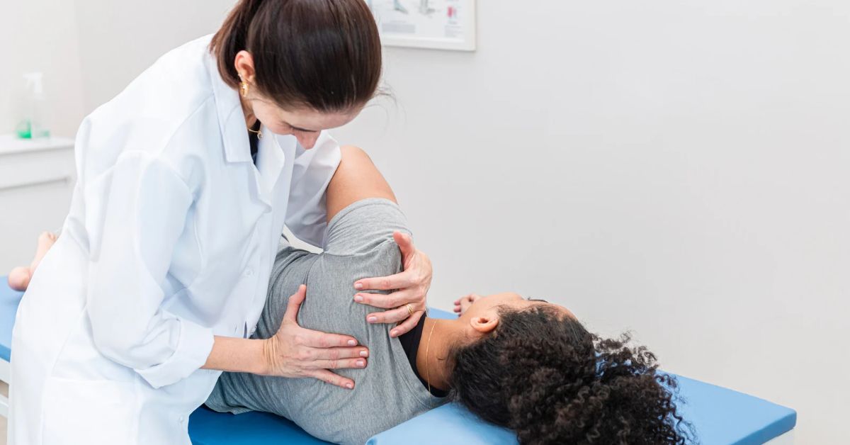 Bolest ramena a lopatky: Příčiny, příznaky a léčba » Mico Medical